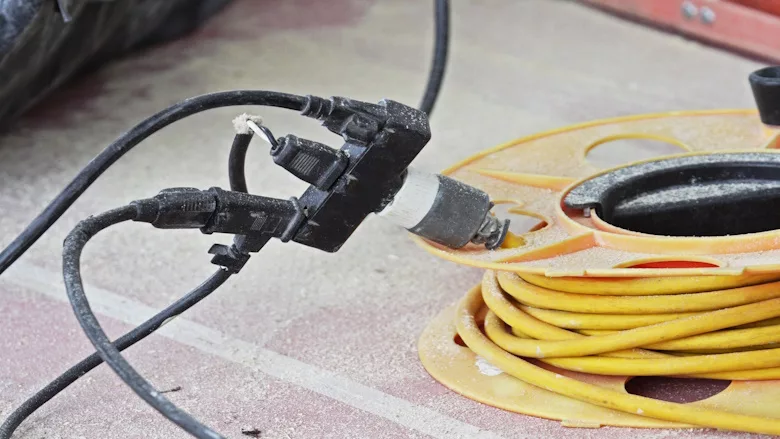 The pitfalls of poor cable management | ISHN